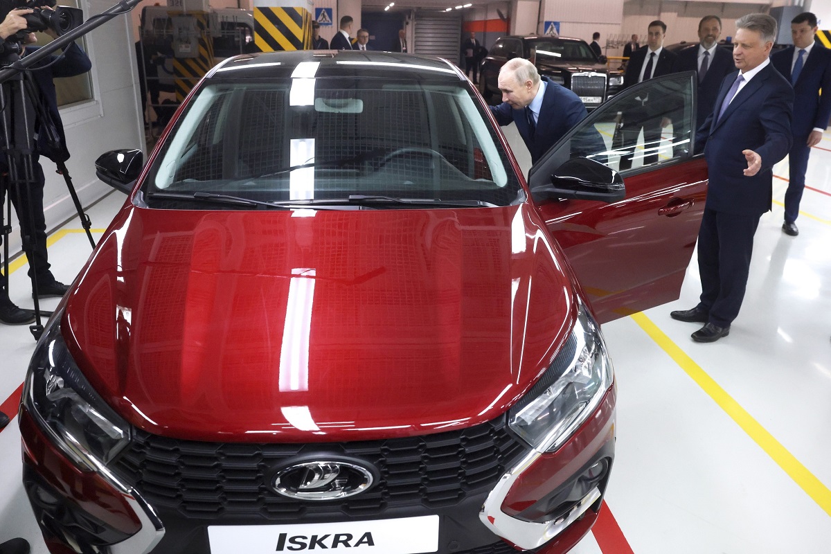 Цена «народной» Lada Iskra, которую тестировал Путин, составит чуть больше миллиона